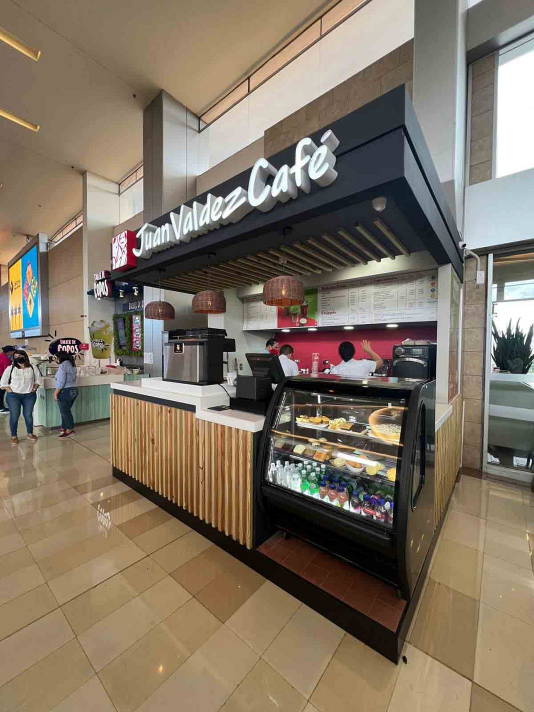 Juan Valdez Café ya llegó a Multiplaza Escazú. - Tico Urbano