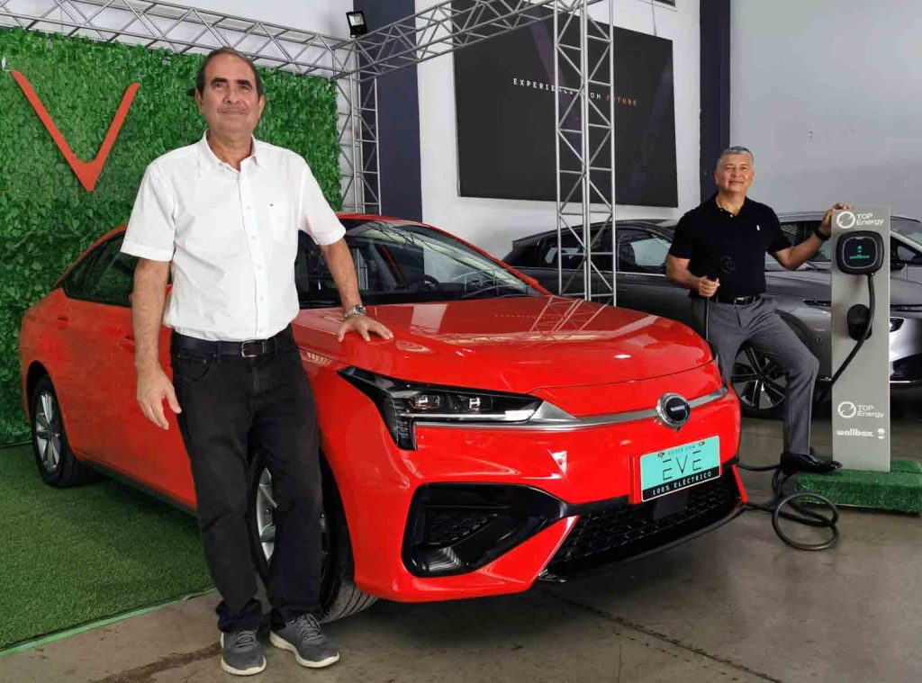 Primeros taxis eléctricos llegan al Juan Santamaría para impulsar ...
